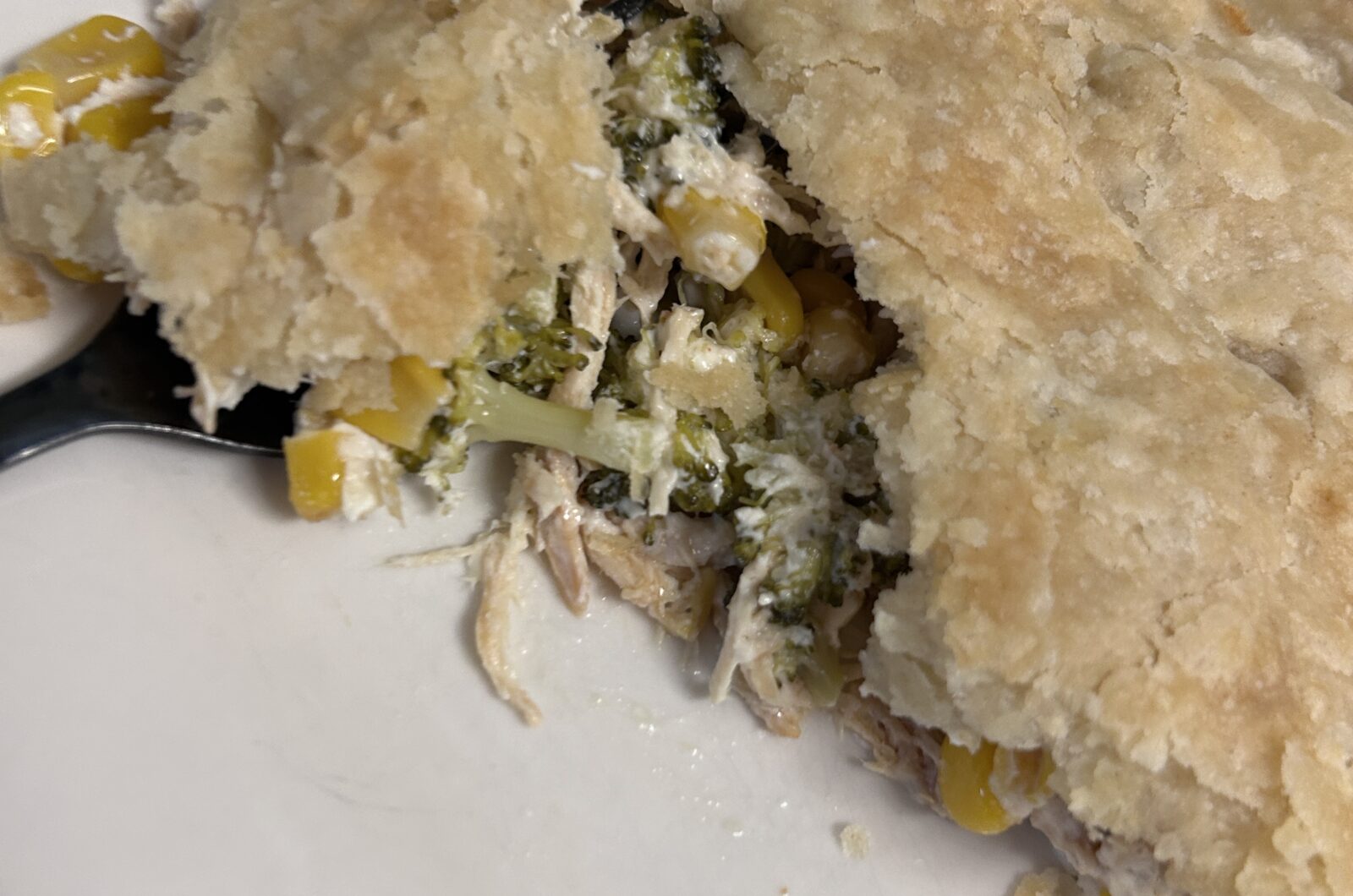 Easy Creamy Chicken Broccoli Pie Recipe - Generations Cook